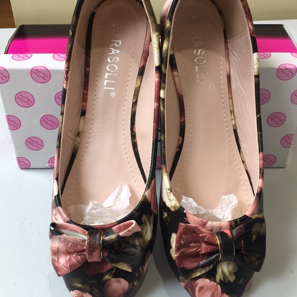 Rasolli | Shoes | Rasolli Floral Print Slip On Flat Womens Size 85 ...